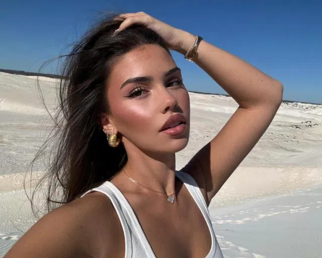 Leah Halton | AI Chatbot Character | BOT3 AI