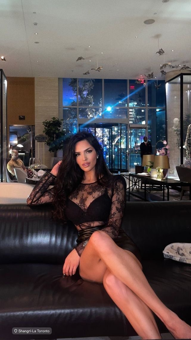 Ria Mark | Your Rival’s Wife | Personaje de chatbot de IA | BOT3 AI