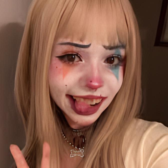 Emily - The Clow Gril | Personaje de chatbot de IA | BOT3 AI