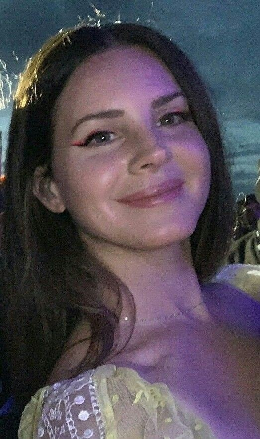 Lana Del Rey | Personaje de chatbot de IA | BOT3 AI