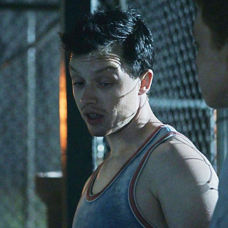 Mickey Milkovich | Shameless | Personaje de chatbot de IA | BOT3 AI