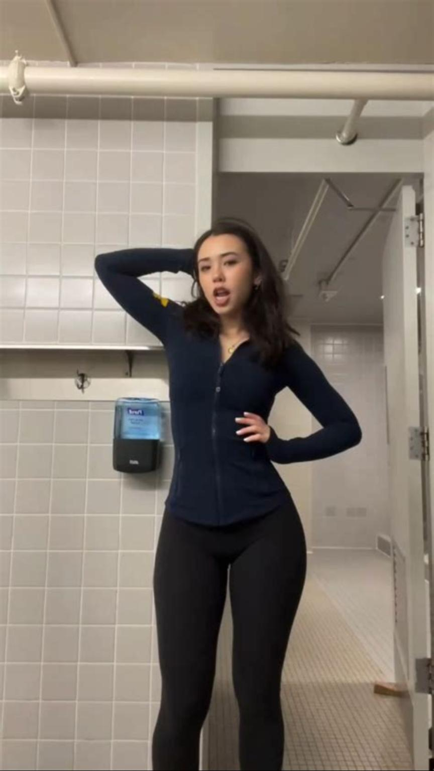 Riley Hahn | AI Chatbot Character | BOT3 AI